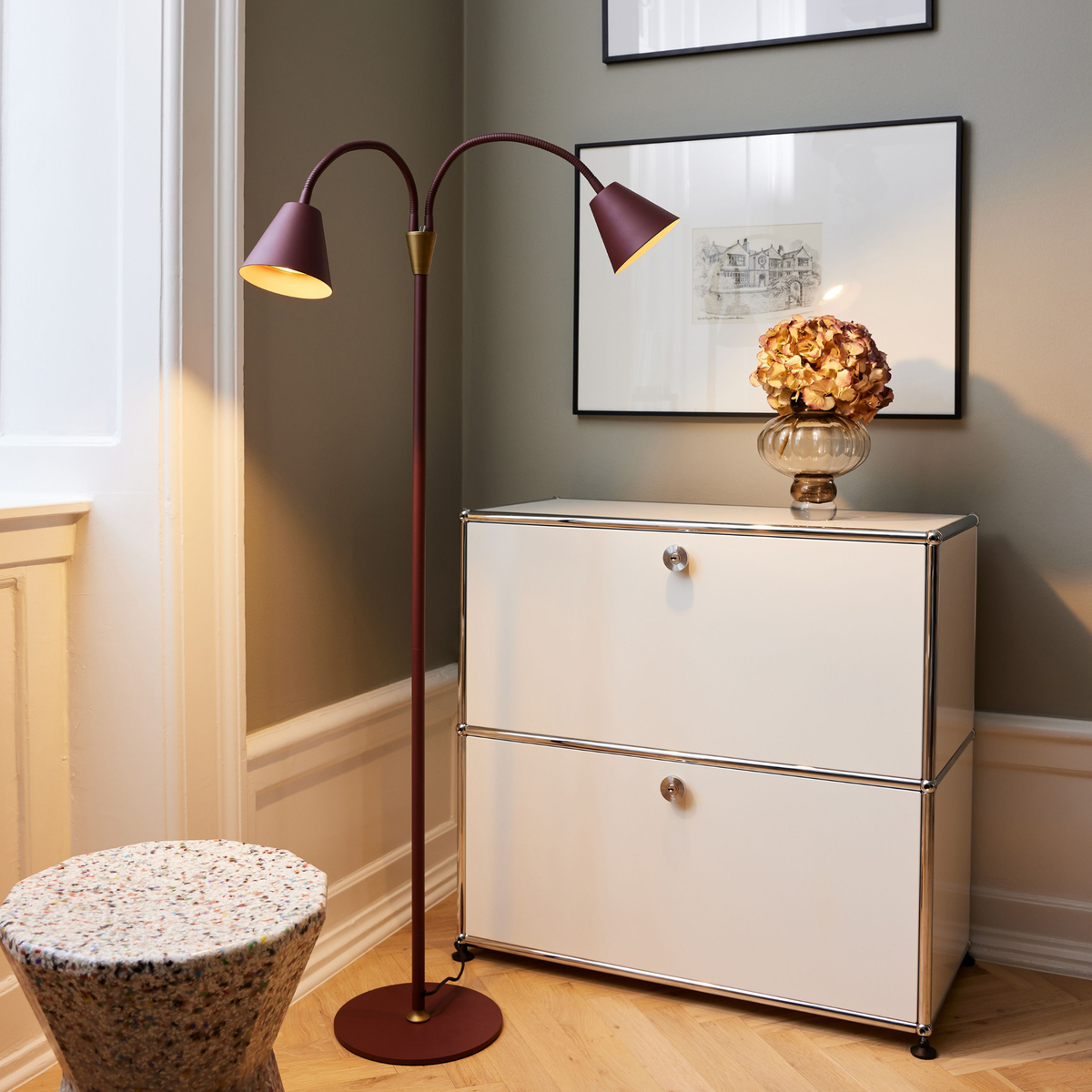 Hygge 2-arm Gulvlampe - Rødbrun – Lightup.no