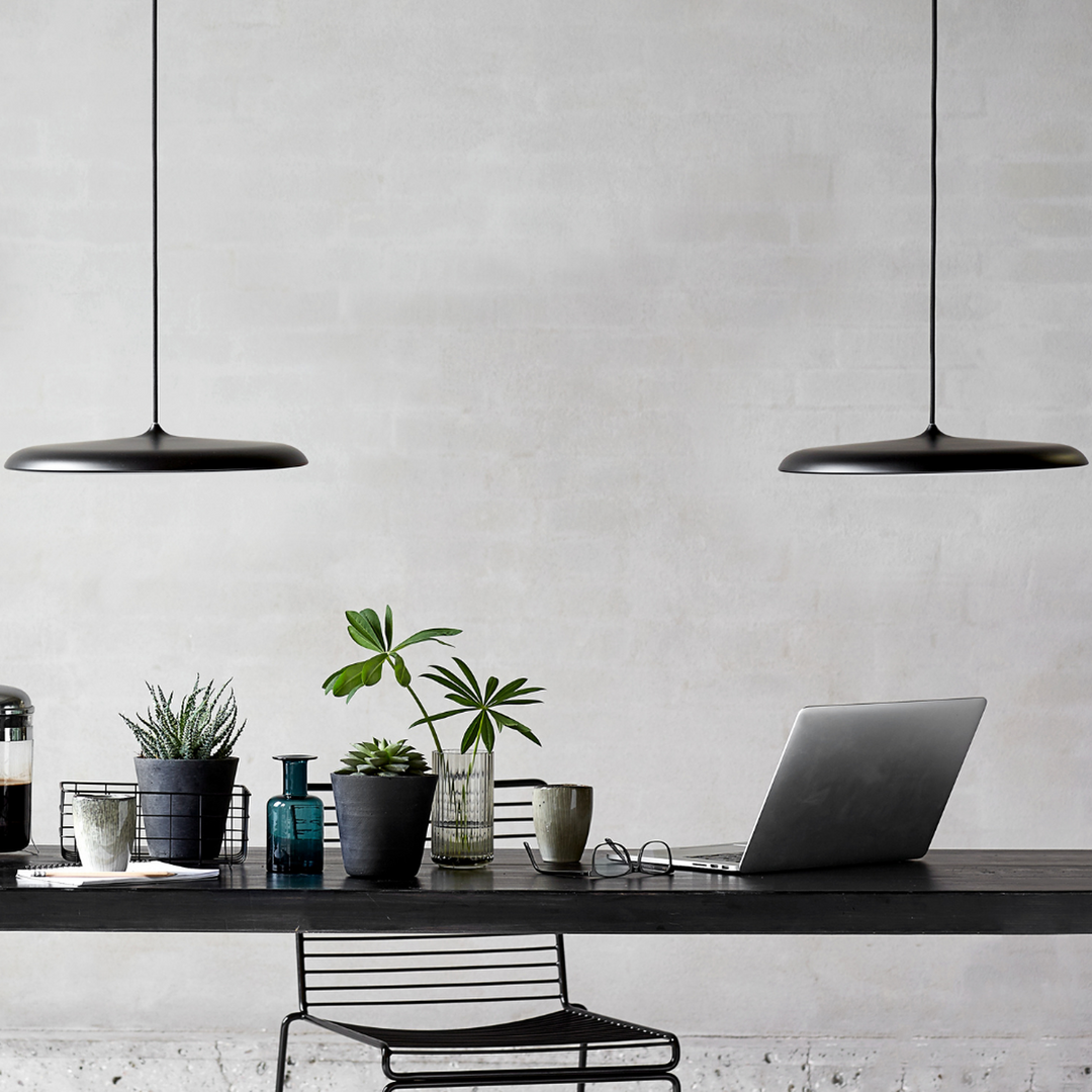 Artist 40 takpendel - Svart – Lightup.no